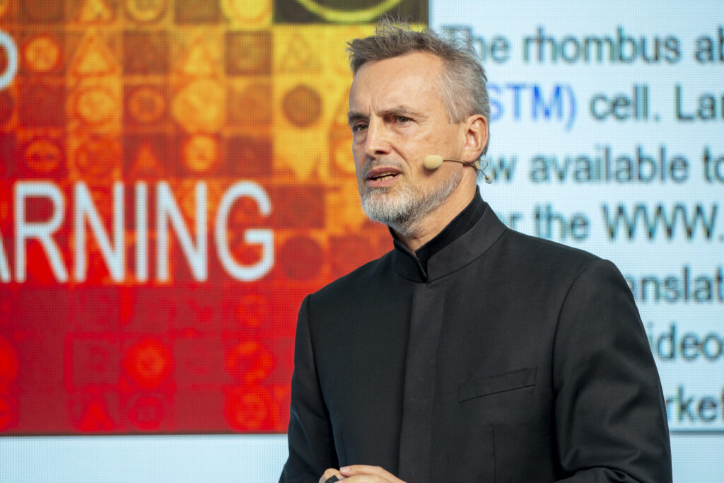 Prof. Schmidhuber: „Wir werden Maschinen erziehen wie Kinder“